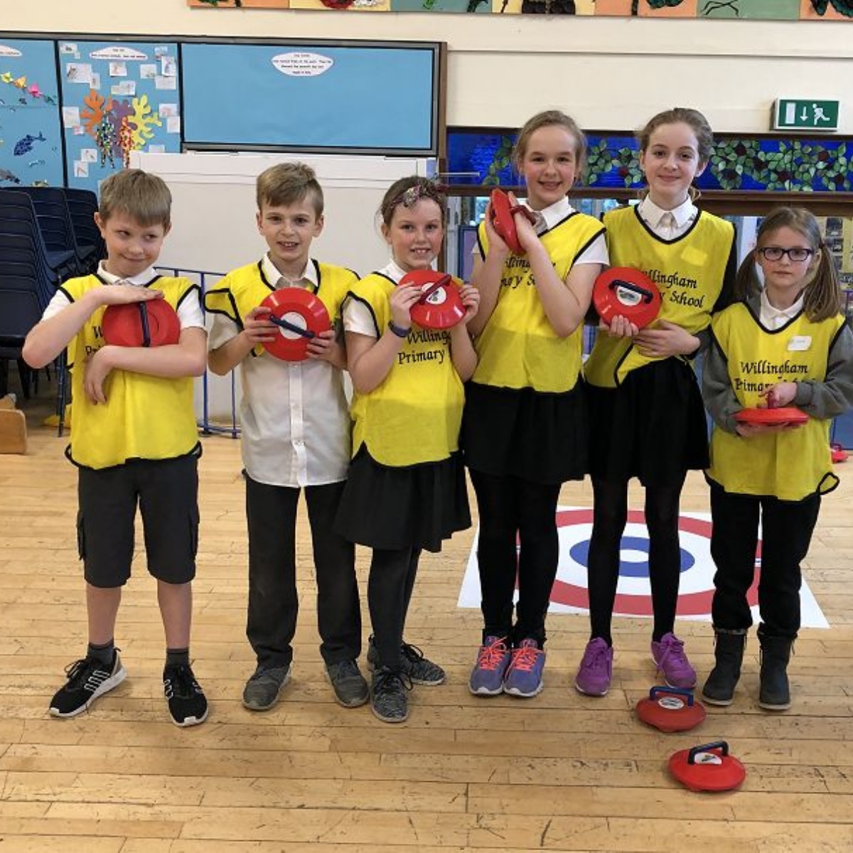 Willingham Primary School - Kurling at Bourn Academy!